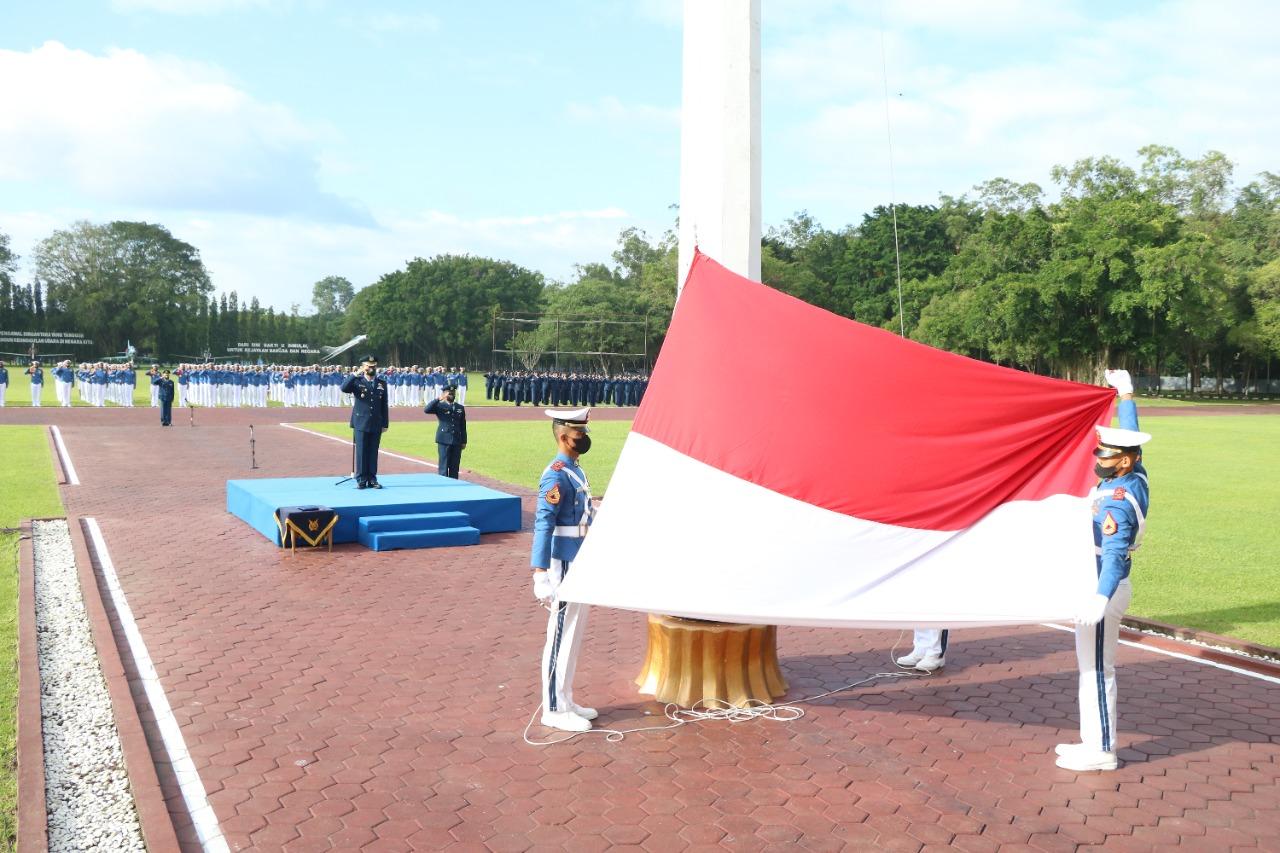 DIRMIN AAU PIMPIN UPACARA SUMPAH DI LAPANGAN DIRGANTARA – AKADEMI ...