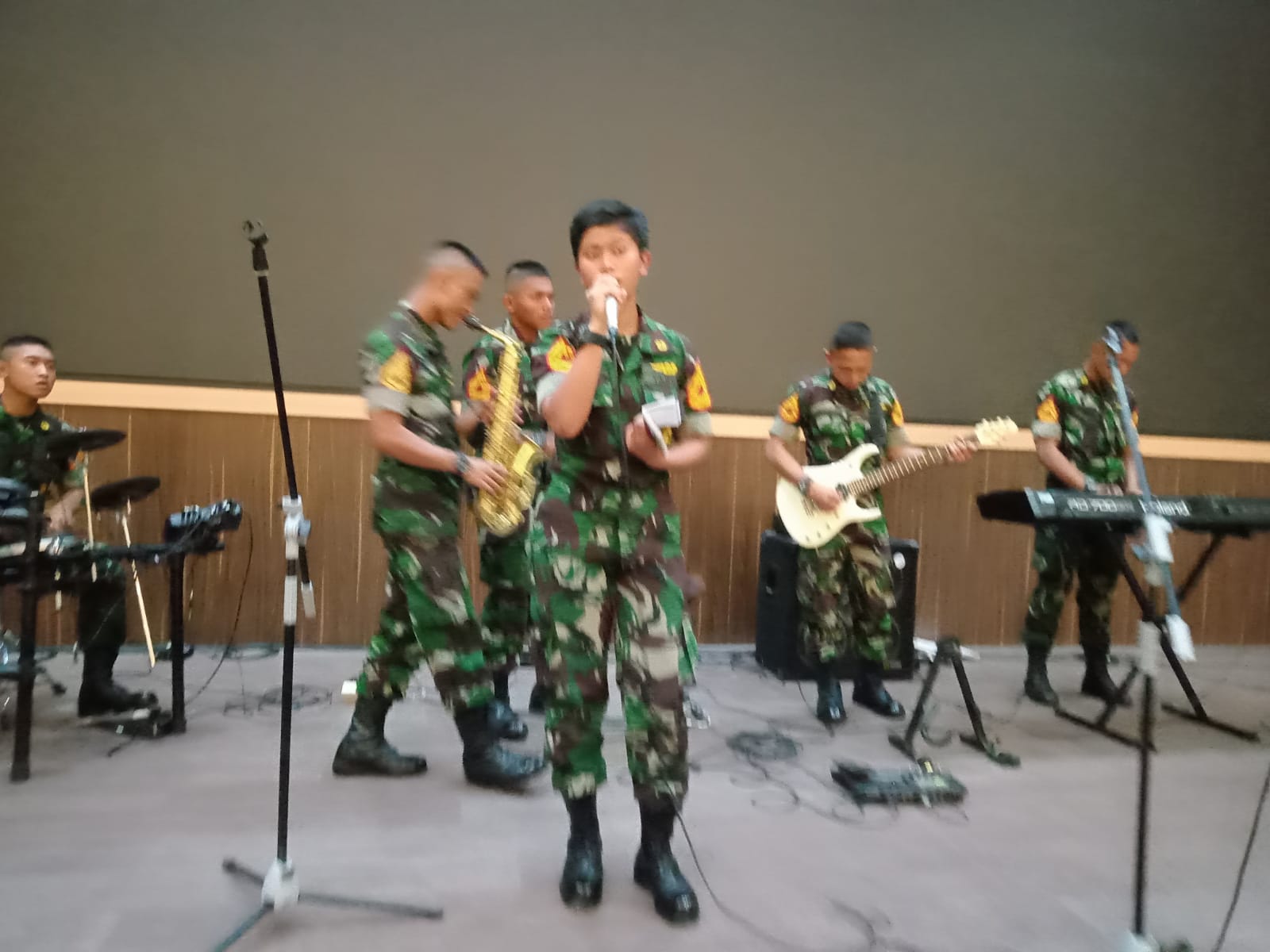 SERIUS DALAM LATIHAN MENJADI KEHARUSAN BAGI TARUNA AAU – AKADEMI ...